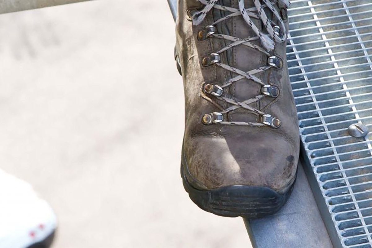 Foot Protection Guide - Grainger Industrial Supply Foot Protection Guide - Grainger Industrial Supply